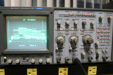 Hitachi 4Ch 150Mhz V-1150 Oscilloscope With 2 Probes - Industrial Lynx