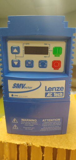 Lenze Ac Tech Vfd Esv152N02Yxb - Industrial Lynx