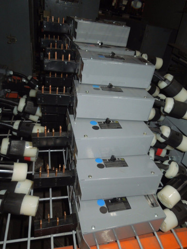 Starline Busway Tap Box Cbdc100-162-0052-L630C 30A 2P Sq D Black/Blue ...