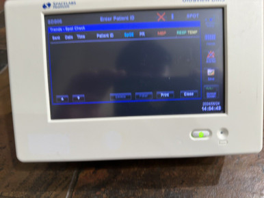 Spacelabs Ultraview Dm3 Vital Signs Patient Monitor (360329 ...