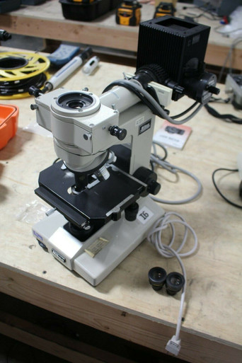 Nikon Microscope W/ Objectives, Eyepieces,& Light Source - Industrial Lynx