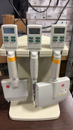Rainin Edp3-Plus And Basic Electronic Pipettes With Charger ...