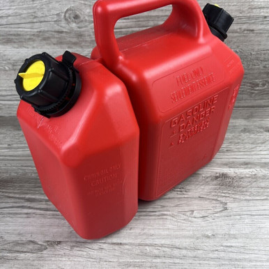 Scepter 6 Liter 1.58Gal Gas Fuel Can And 2.5 Liter 0.59Gal Oil Can ...