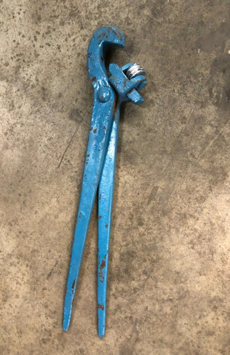 Adjustable Pipe Tongs/ Wrench With 18" Handles - Industrial Lynx