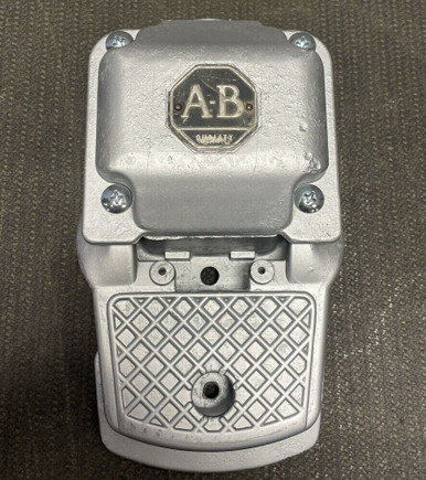 Allen Bradley Foot Switch 805-A4 600V - Industrial Lynx