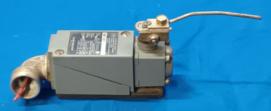 Allen Bradley Limit Switch 802T-Alp 600 Vac Max 10 Amp Max 2-Circuit ...