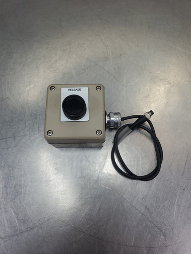 Idec Fb Release Control Pushbutton Switch Box - Industrial Lynx