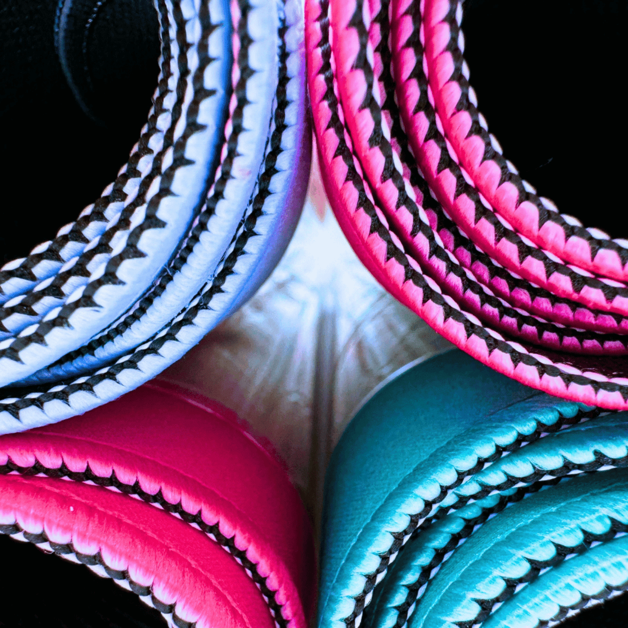 Mini Mahjong Mat: Color Wave - Green Center/Pink Scallop (21x21in ...