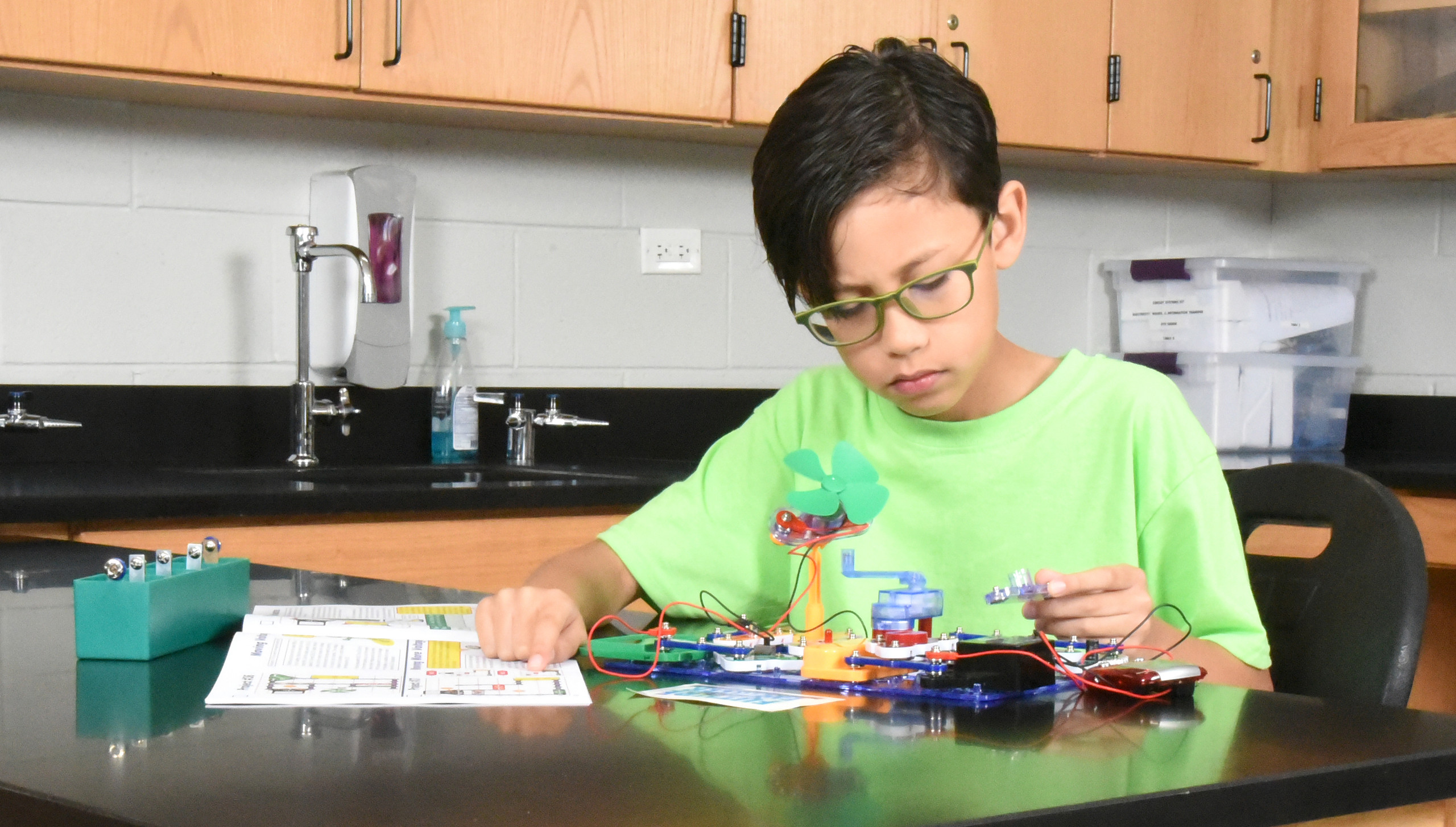 Snap Circuits Green Alternative Energy Kit for Kids | STEM