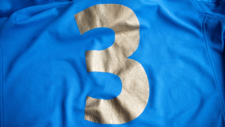 How to Fix Peeling Numbers on a Sports Jersey - Locker Room Direct