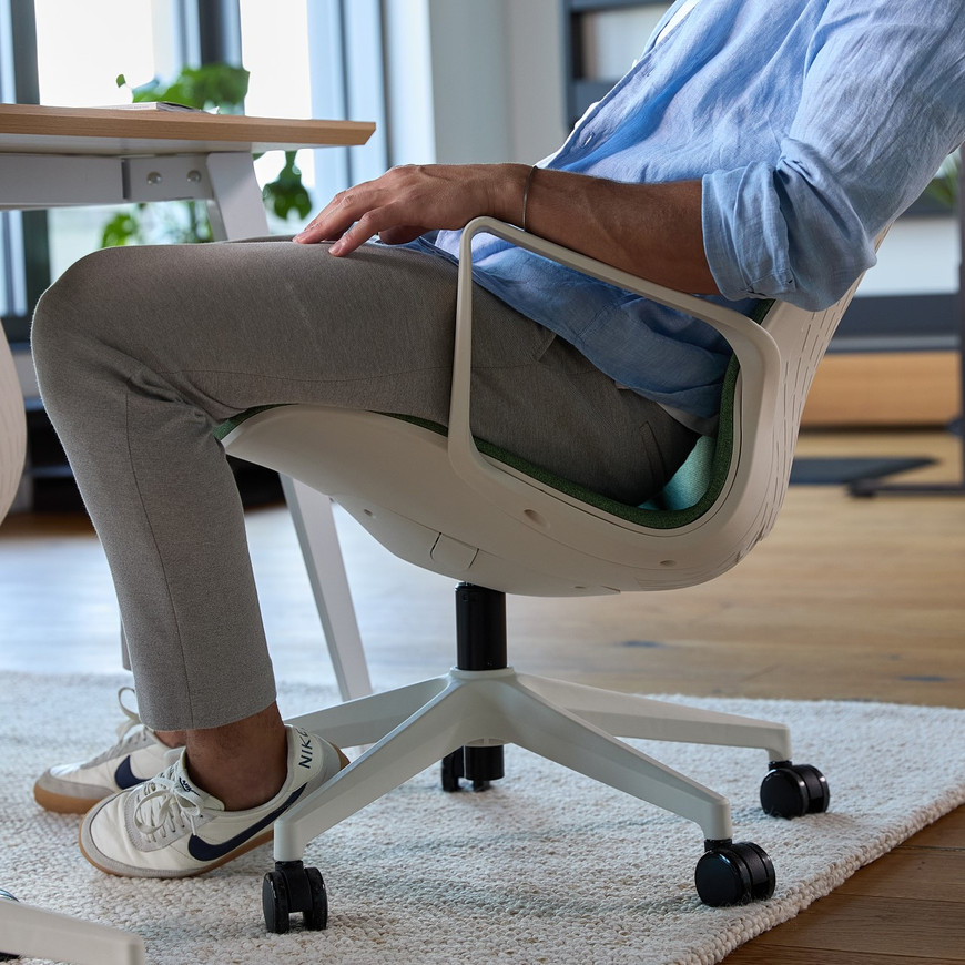 The stylish office chair with essential ergonomics for the office and ...