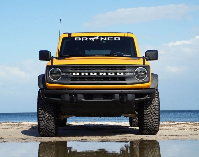 2021-2022 Ford Bronco Lettering & Horse Windshield Decal - Big Worm Graphix