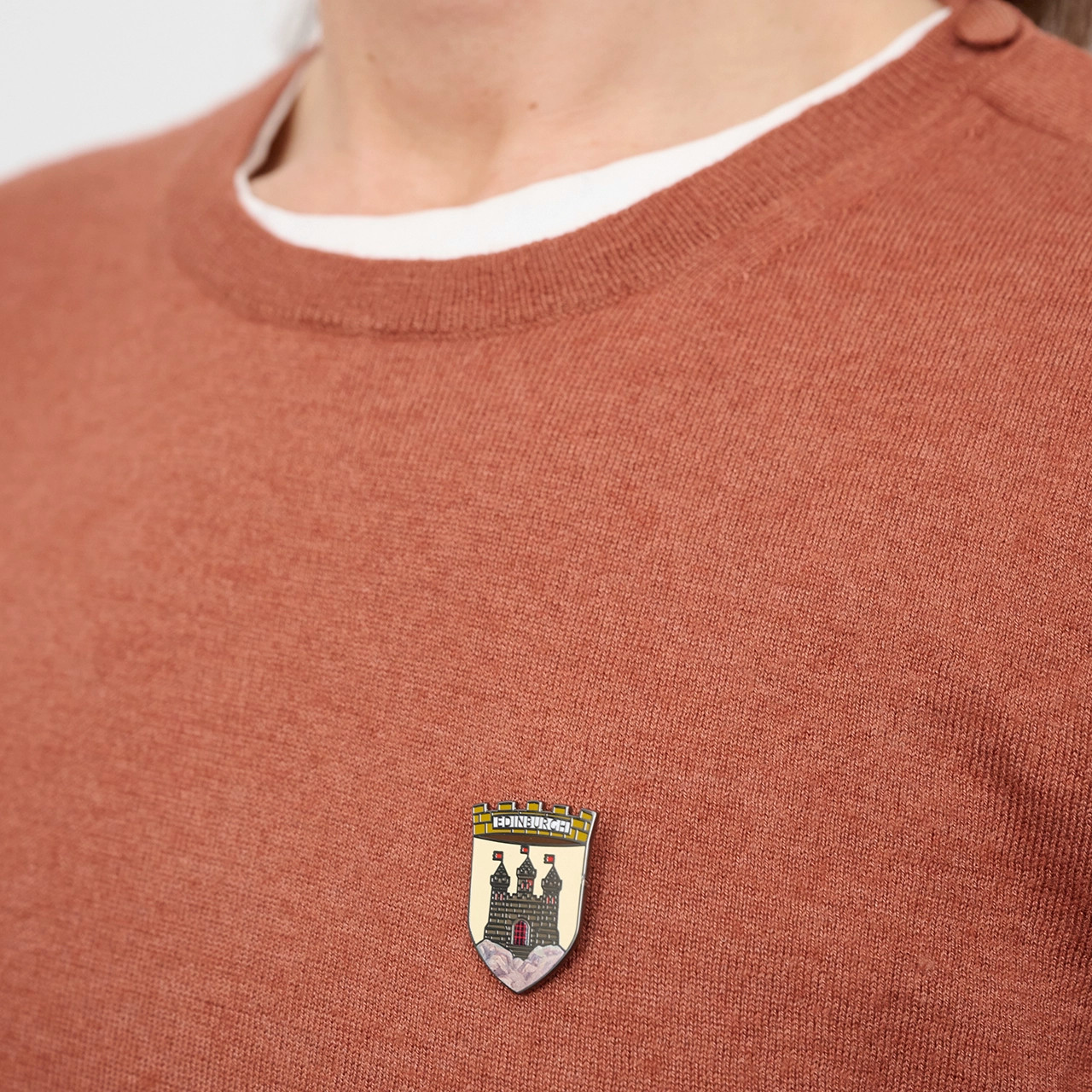 Edinburgh Coat of Arms enamel pin badge | National Galleries of Scotland