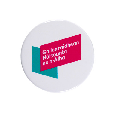 National Galleries of Scotland logo in Gaelic button badge