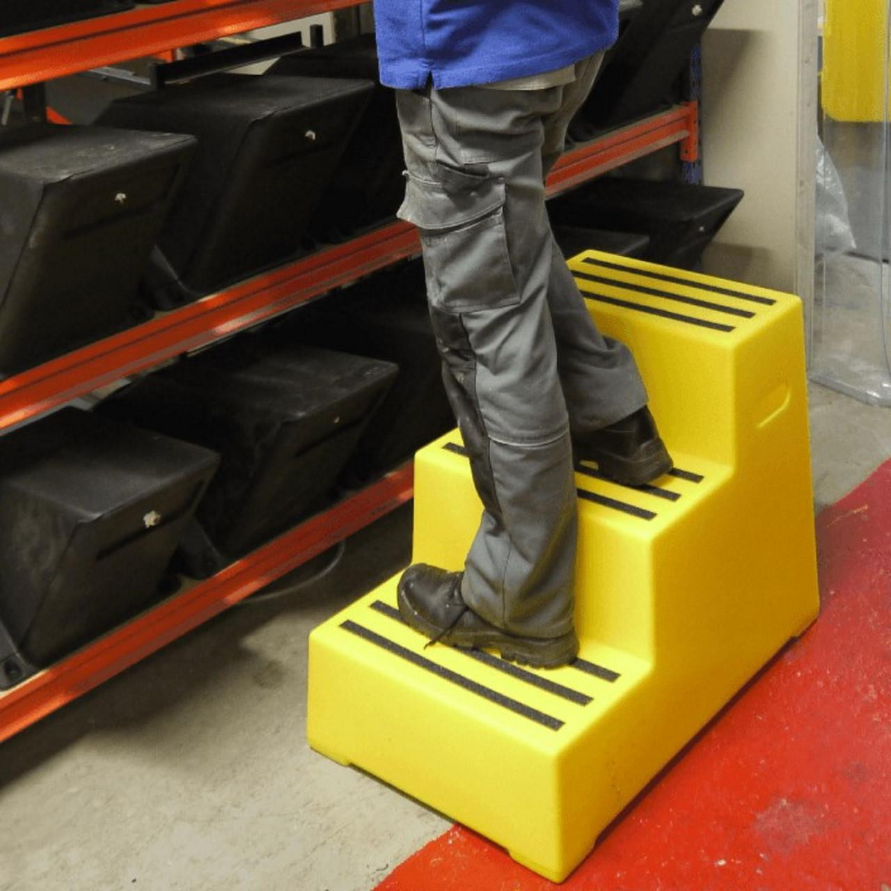 3 Tread Heavy Duty Plastic Safety Step | Roadware