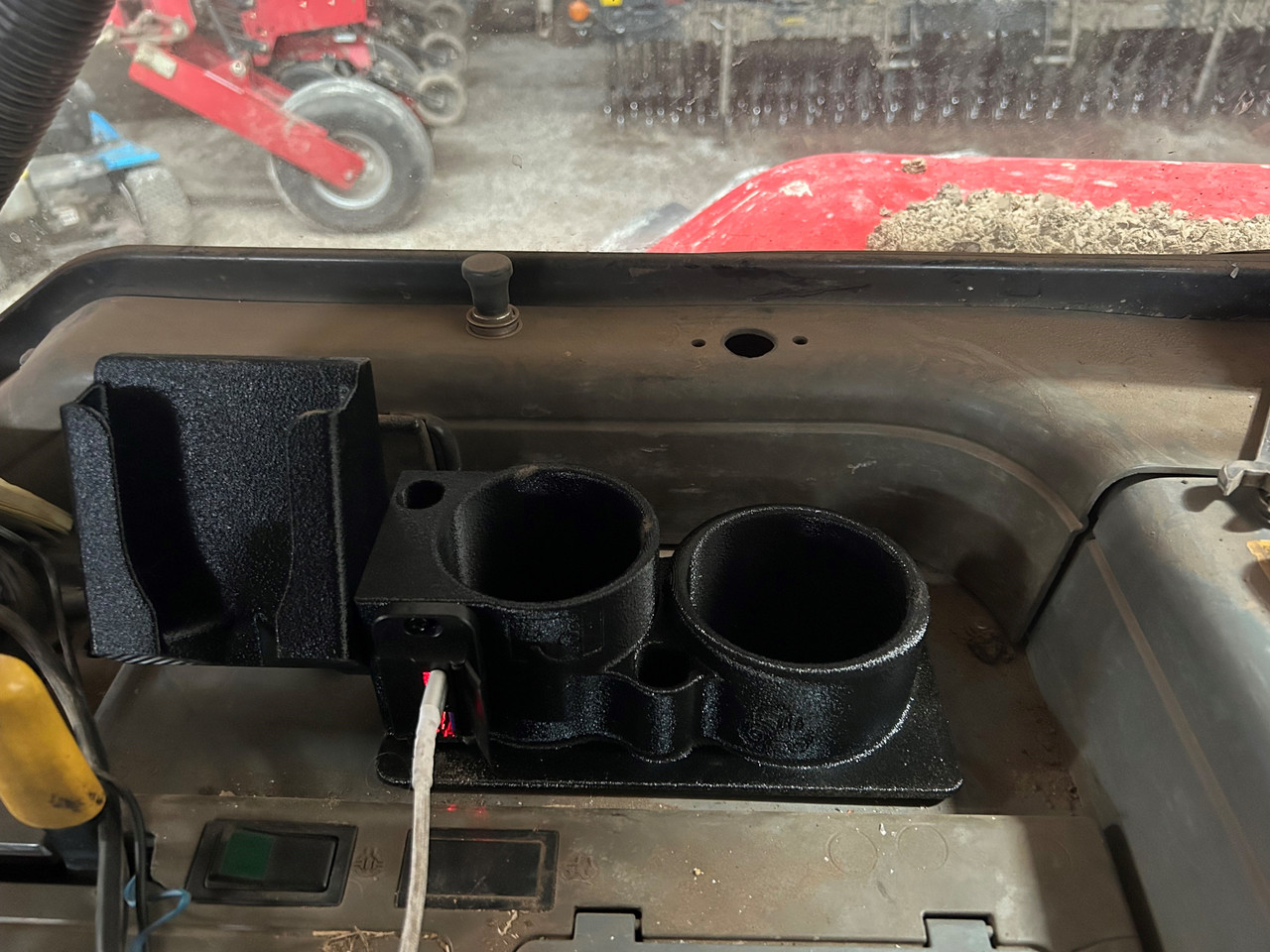 CIH 7110-8950 UPDATE CUPHOLDER REPLACEMENT - Fehr Cab Interiors Co.