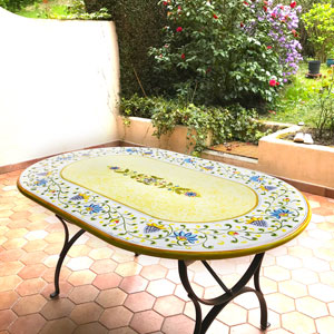Ceramic table shipped to Switzerland by Mod Ceramics - Mod Deruta Italy