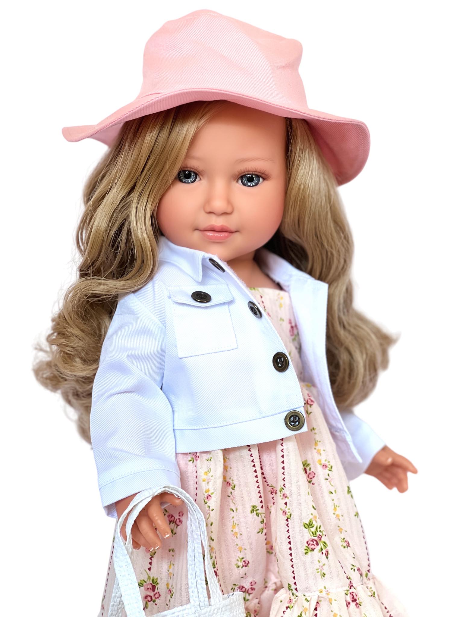 Meet Capri: The Alluring 18 Inch Fashion Doll with Stunning Features!