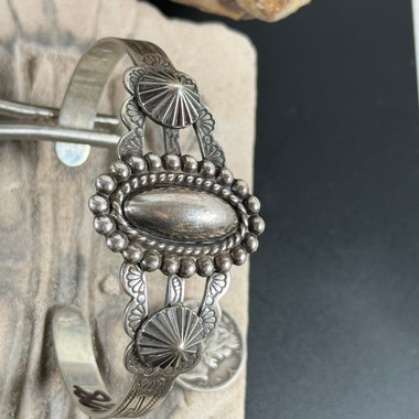Vintage Navajo silver repose bracelet - Durango Silver Company