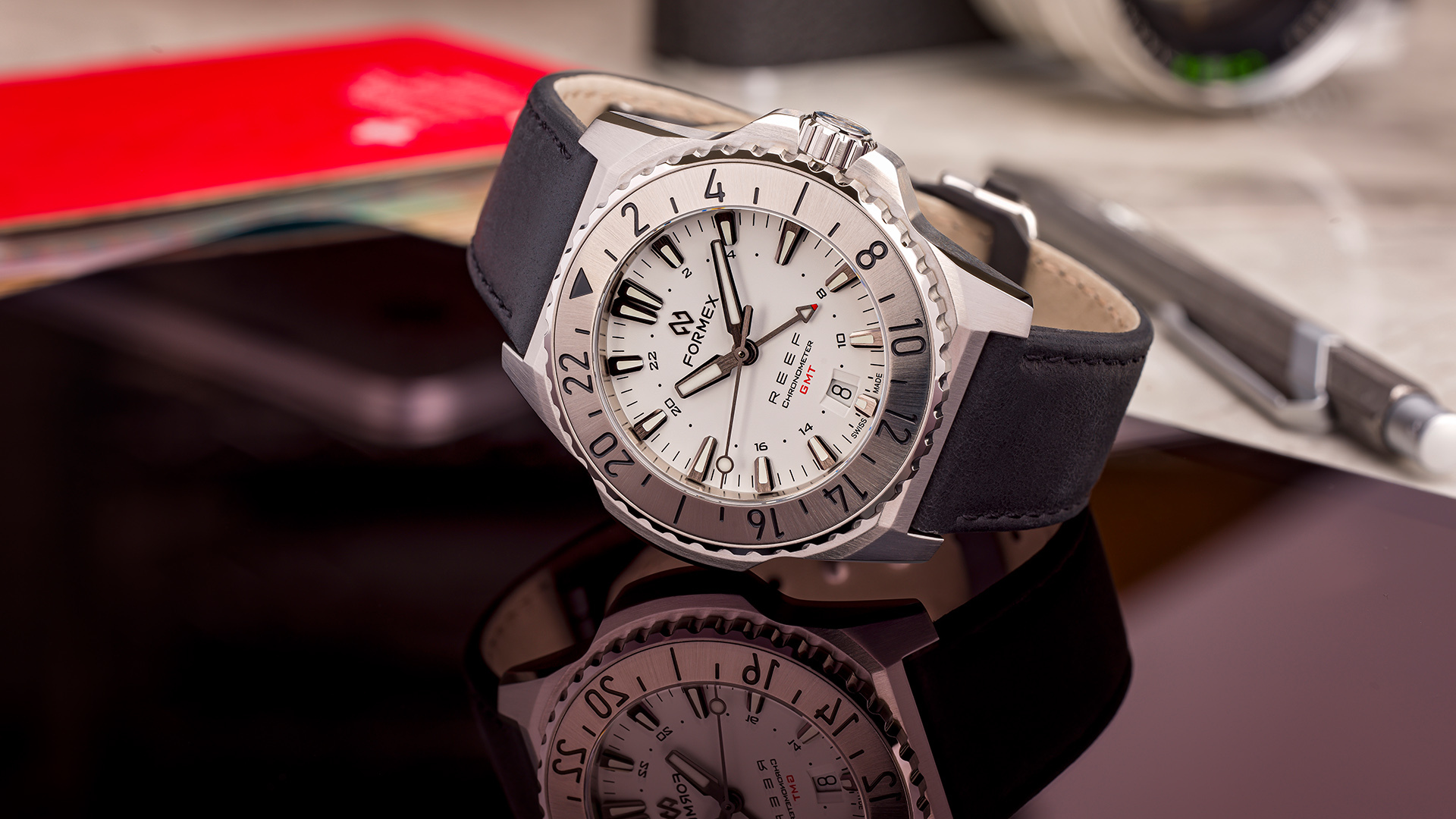 AUTOMATIC GMT COSC 300M WHITE 42 MM