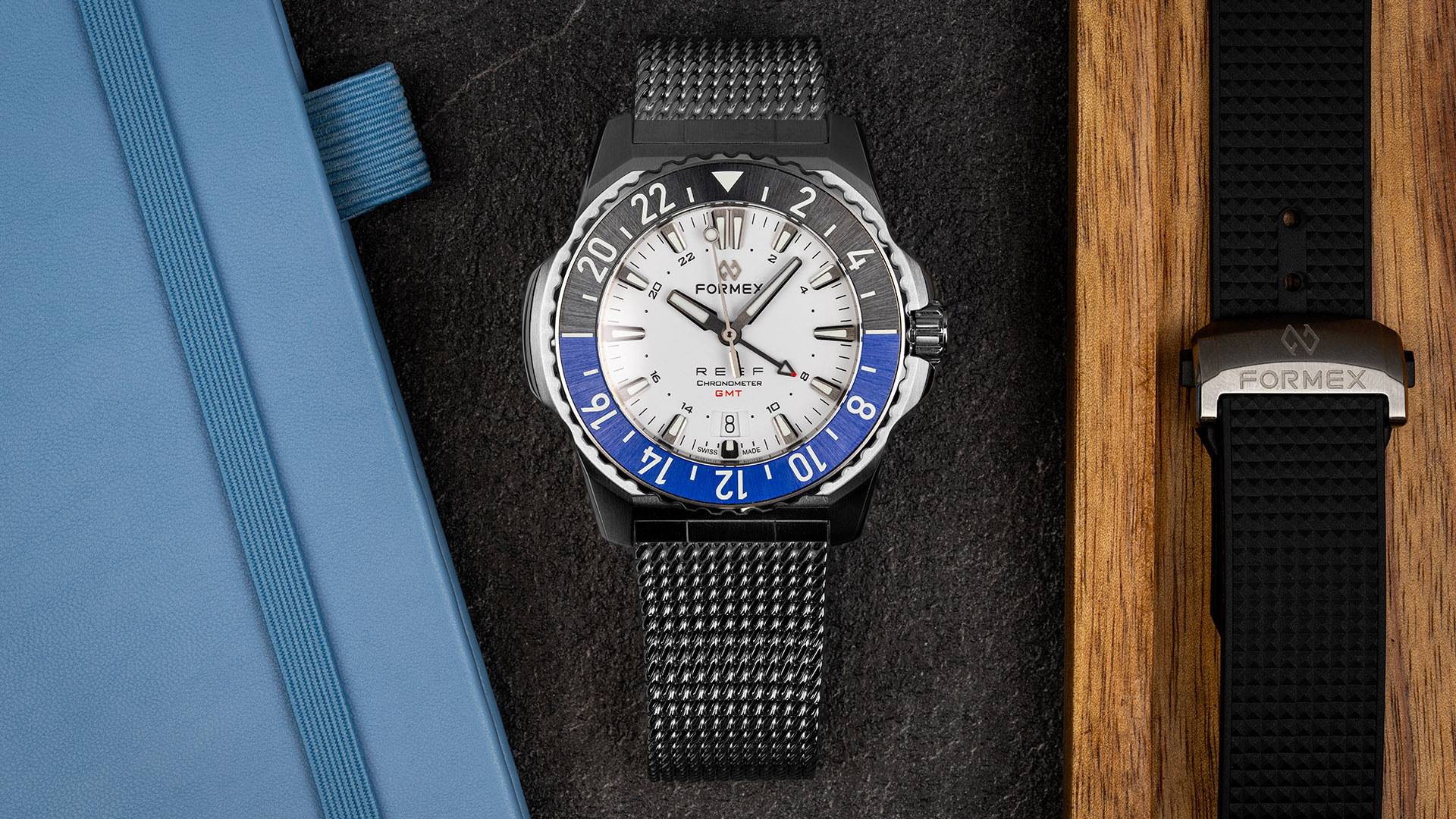 AUTOMATIC GMT COSC 300M WHITE 42 MM