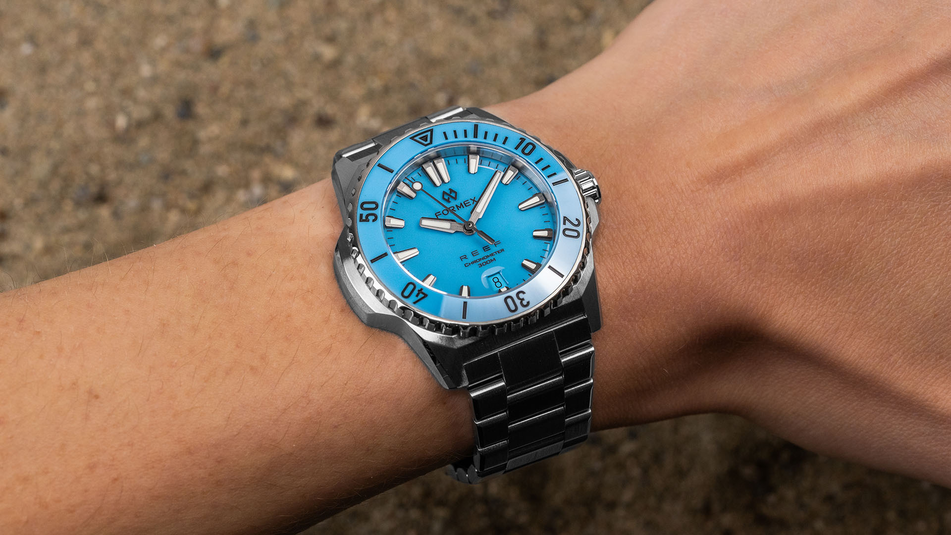 Formex REEF 39.5mm Automatic COSC 300M Bahama Blue