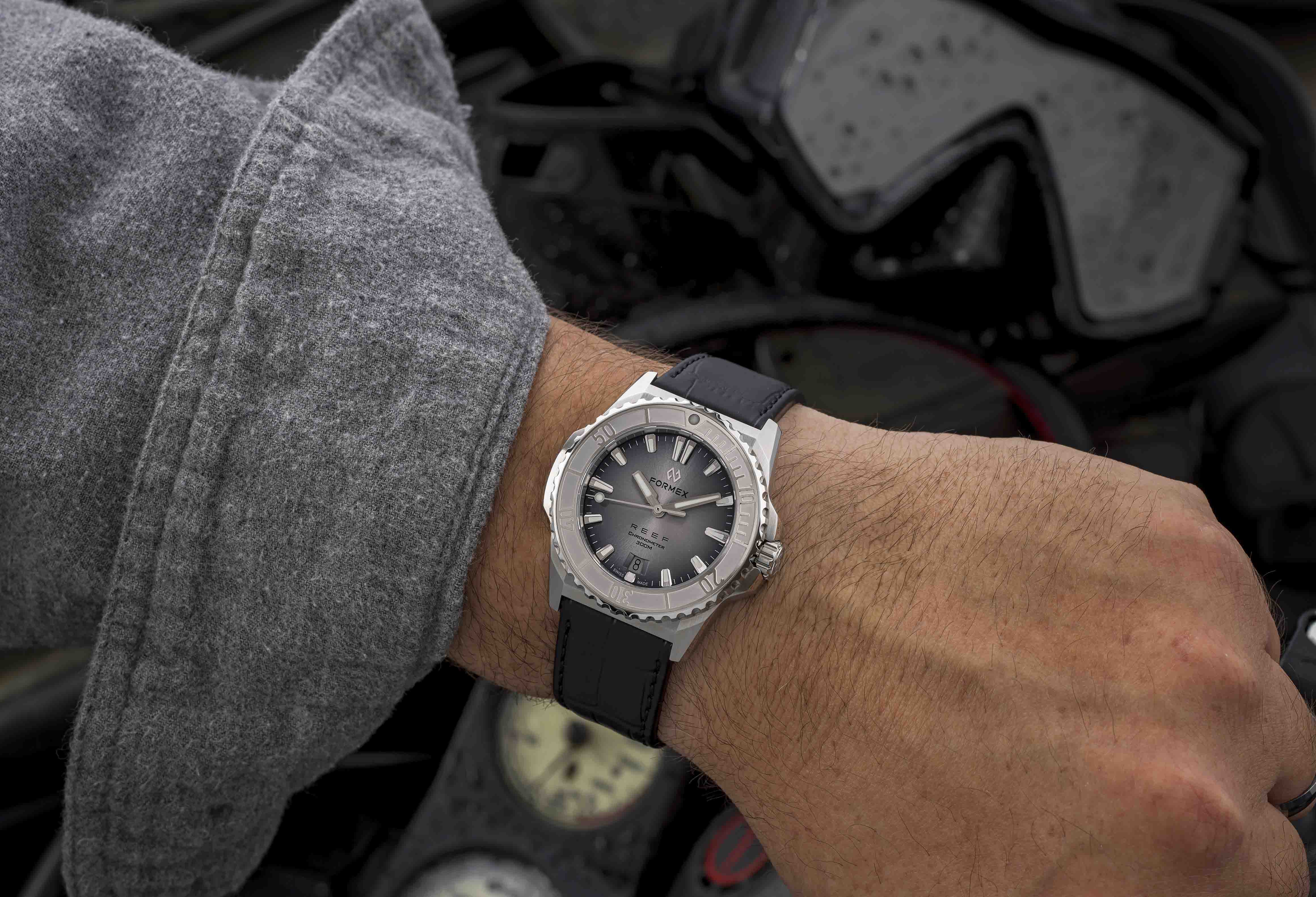 Formex REEF 39.5mm Automatic COSC 300M Silver