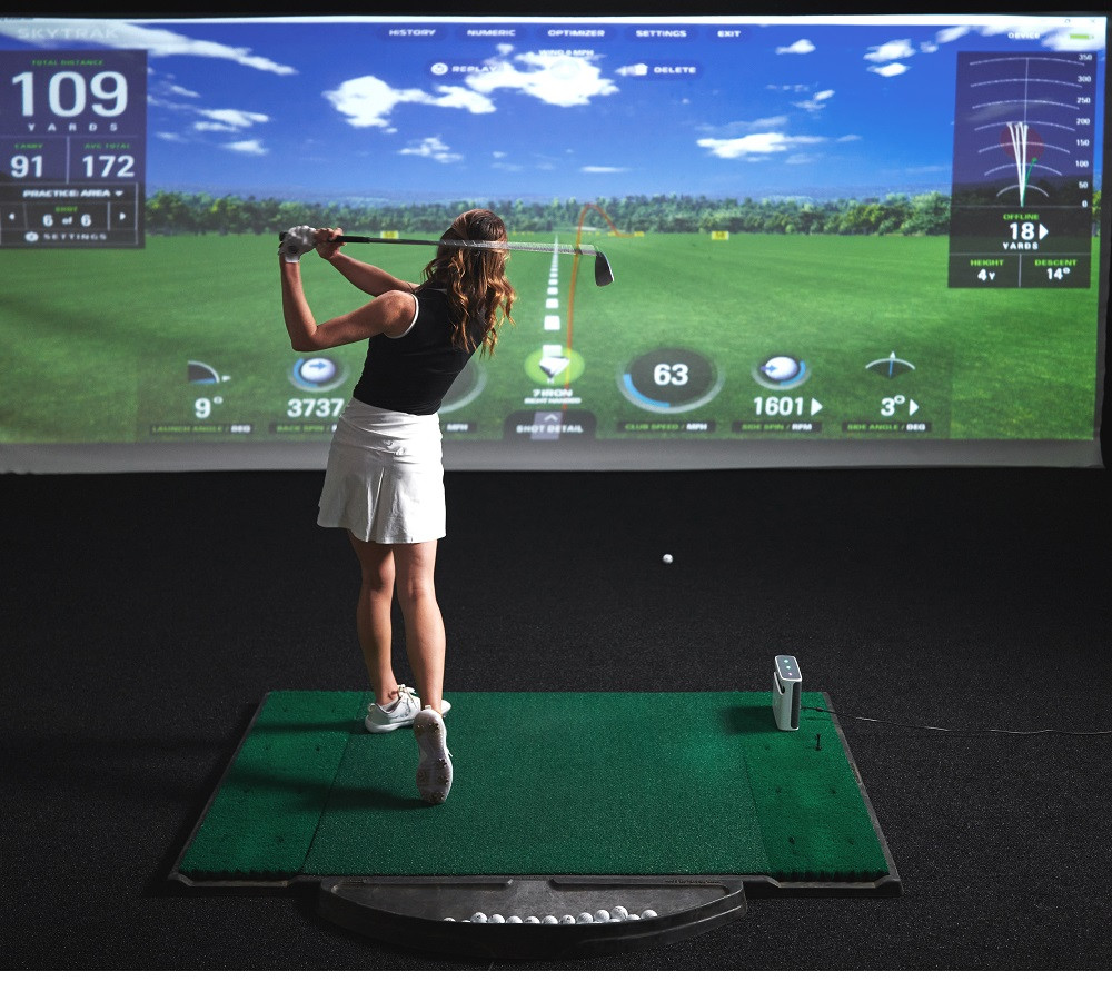 SkyTrak ST+ Launch Monitor / Simulator - Maple Hill Golf