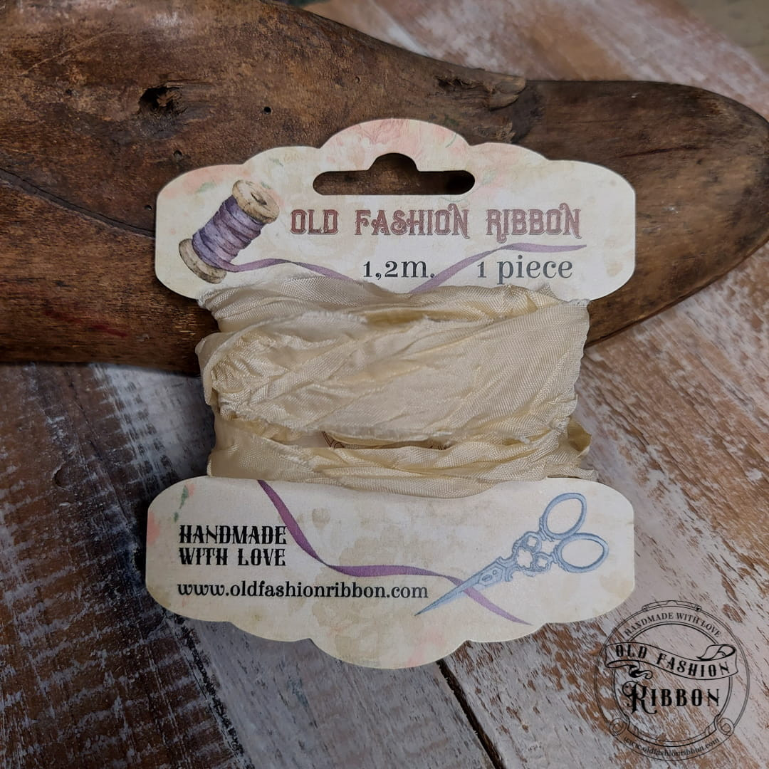 Old Fashion Ribbon Cream