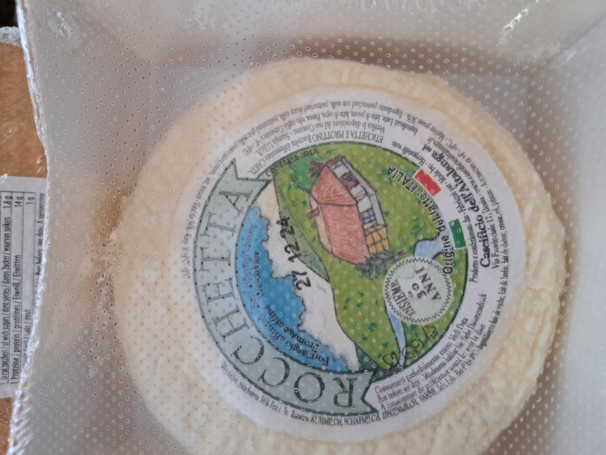 Robiola Rochetta Cheese from Alta Langa (Piemonte)