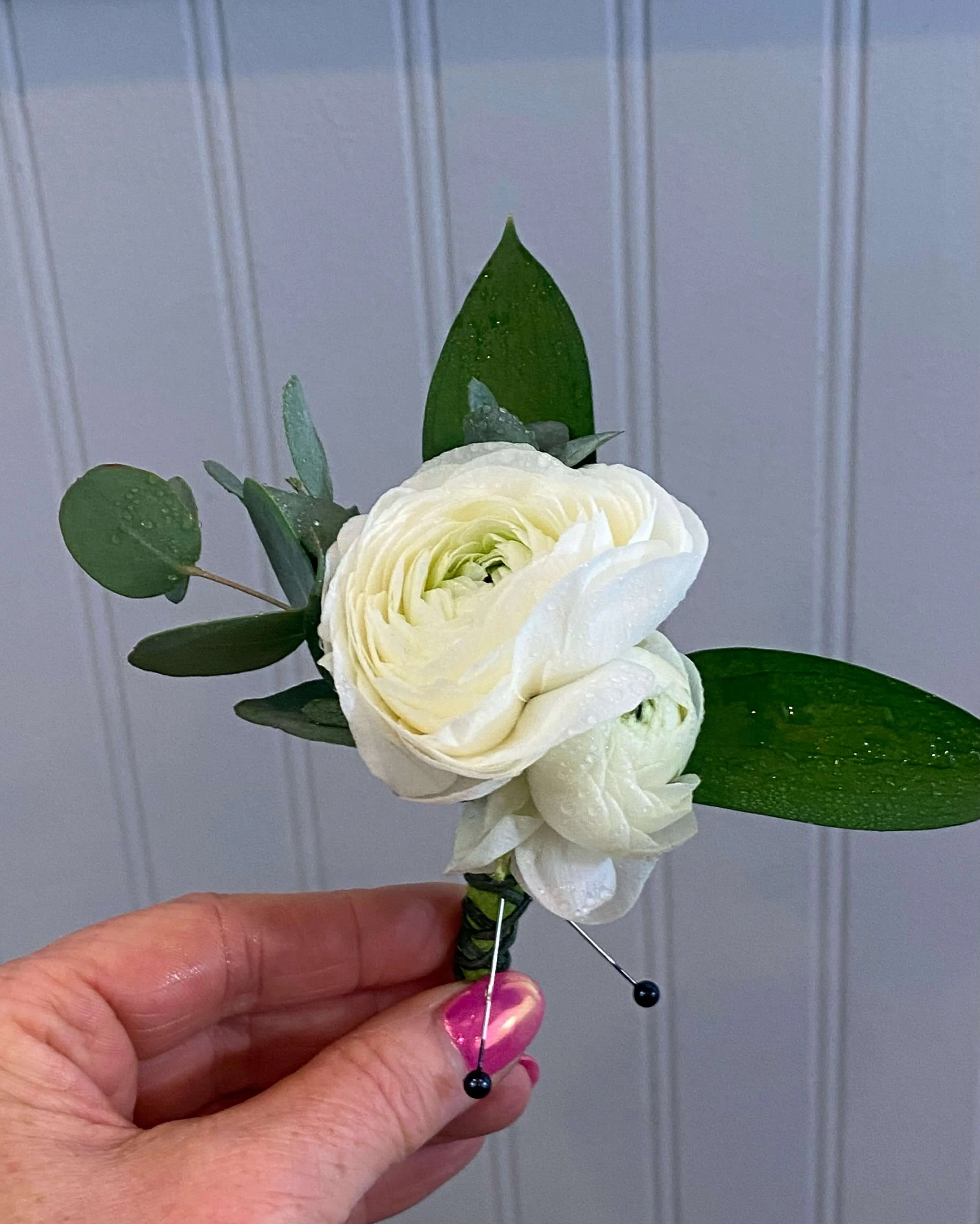 Boutonniere De Ranunculus De Marfil
