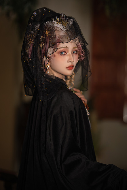 Medieval Borgia, Gothic Retro Middle Ages Style Black Velvet Long Cloak ...