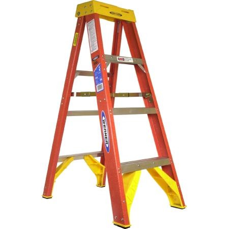 WERNER 4' Step Ladder. 300' lb capacity, extra heavy duty. Bright ...