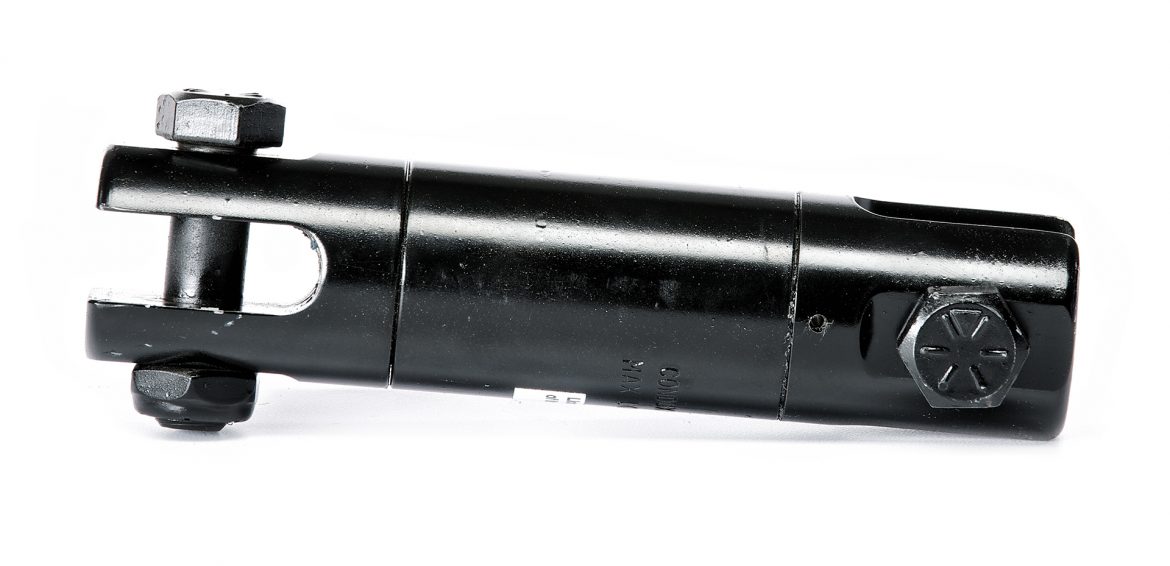 Swivels for a No-Snag Pullback. - Radius HDD