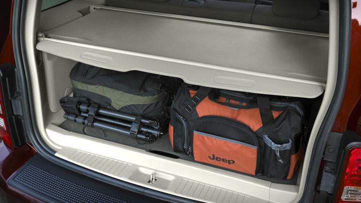 Jeep Liberty KK Cargo Security Cover - Mopar