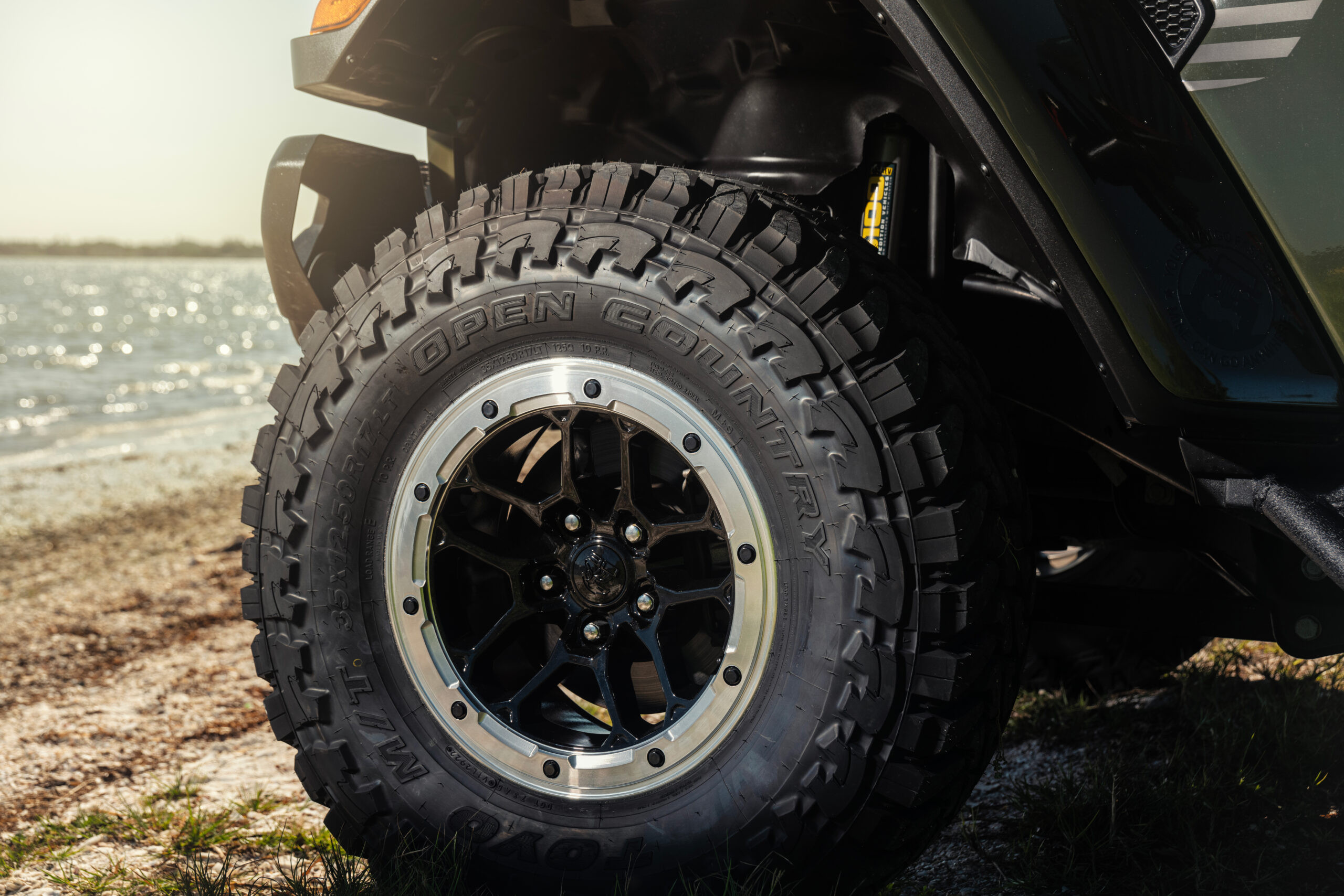 Defiant Wheels 17" DF01 wheel for 2018-2025 Wrangler JL and 2020-2025 ...