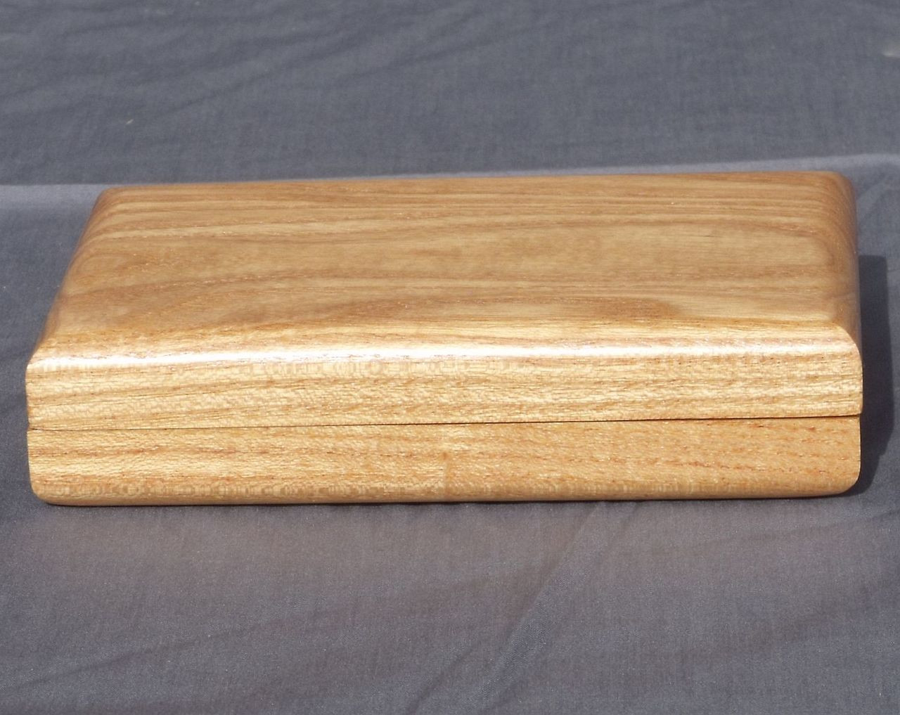 Clam Shell - Honey Locust - R designs