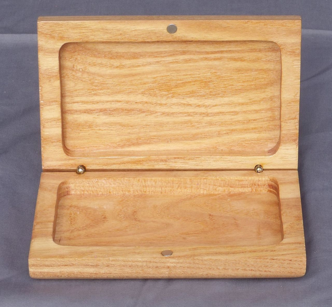 Clam Shell - Honey Locust - R designs