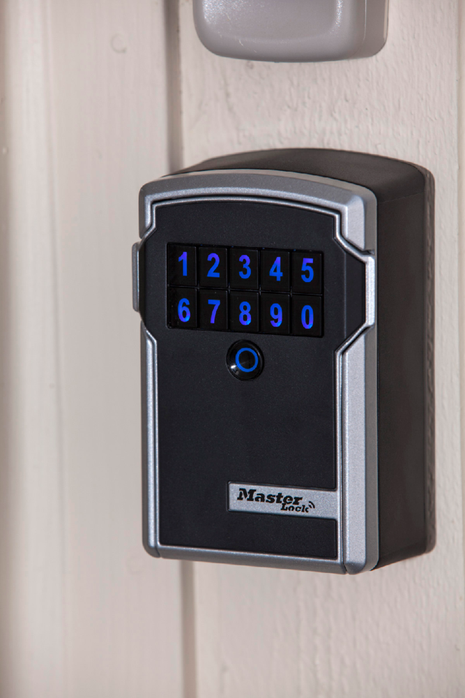 Master Lock 5441D Bluetooth and Numeric Wall Mount Lockbox - Always ...