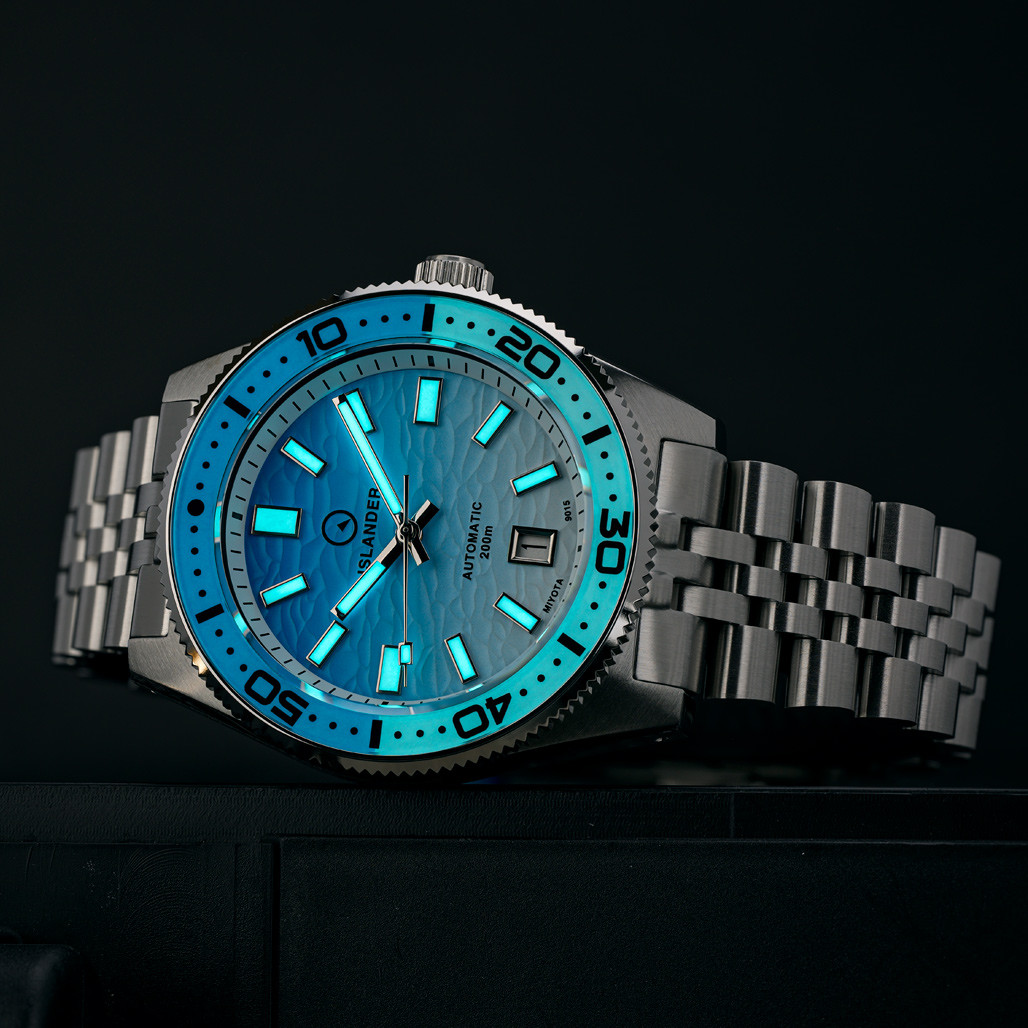 Islander Northport Hi-Beat Automatic Dive Watch with Ocean Blue and ...