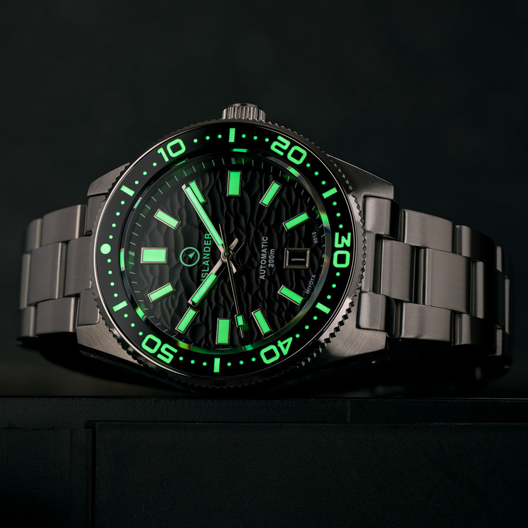 Islander Northport Hi-Beat Automatic Dive Watch with Black Ripple Dial ...