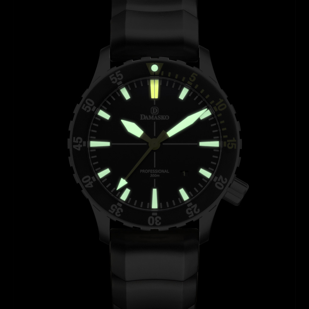 Damasko Automatic 300M Dive watch with in-house Movement #DSub10BK