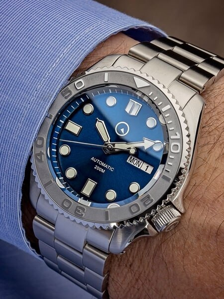 Islander Automatic Dive Watch with a double domed AR sapphire crystal ...