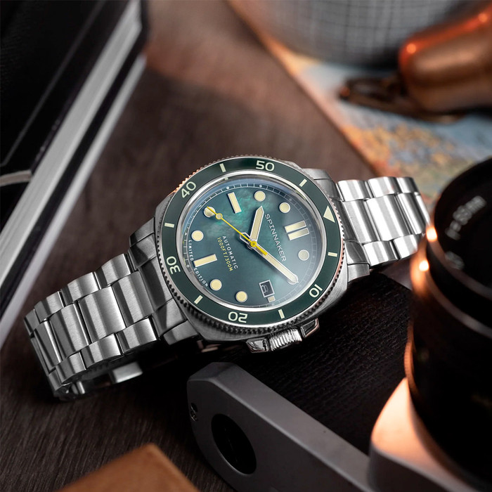 Spinnaker Hull Emerald Pearl Limited Edition Dive Watch #SP-5106-33