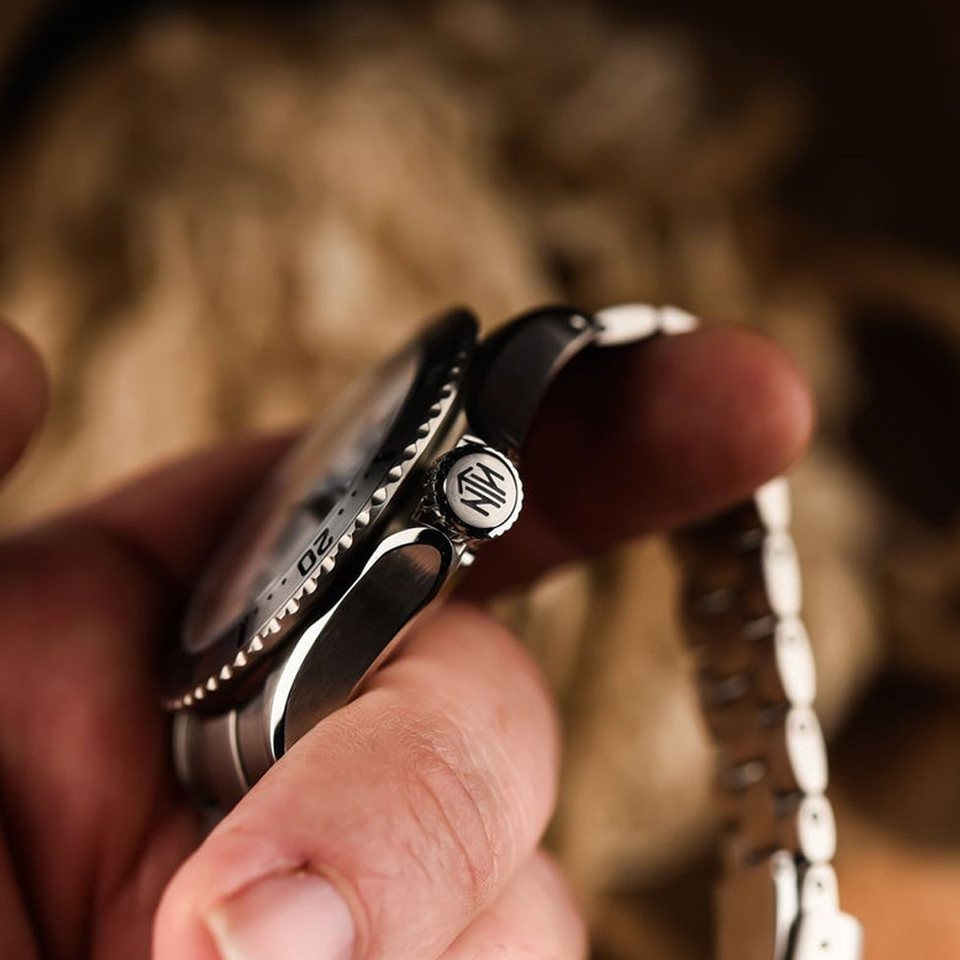 NTH Swiftsure 610-Meter Hi-Beat Automatic Dive Watch with Date #WW-2K1-SWSD