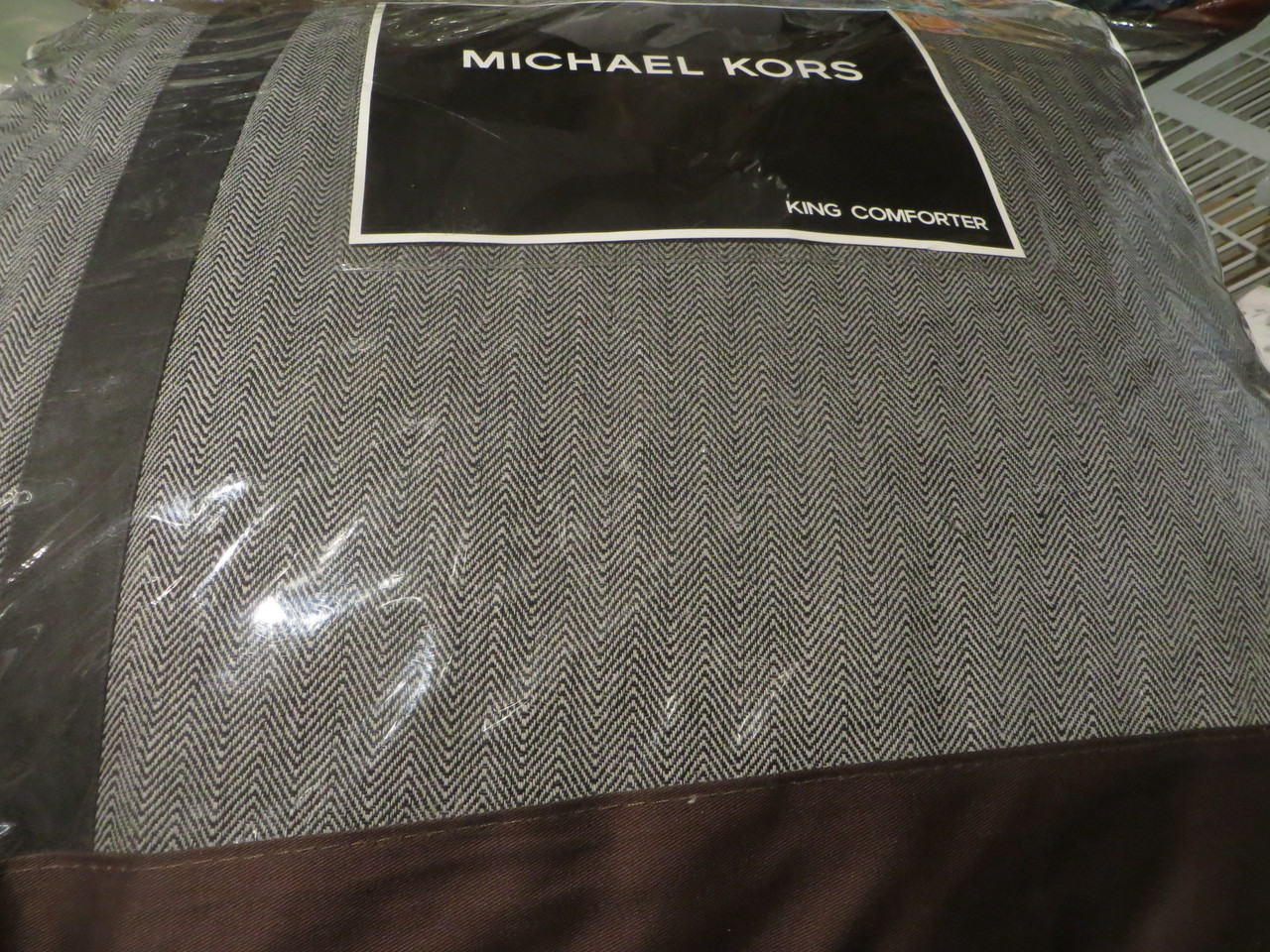 Michael Kors Nob Hill 4-piece King Comforter Set New