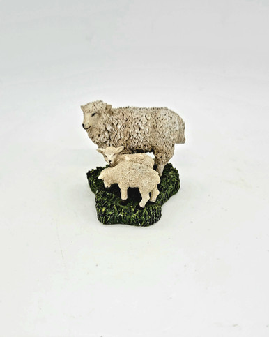 Williamsburg Collectibles 2002 Sheep - Ewe with Lambs Figure