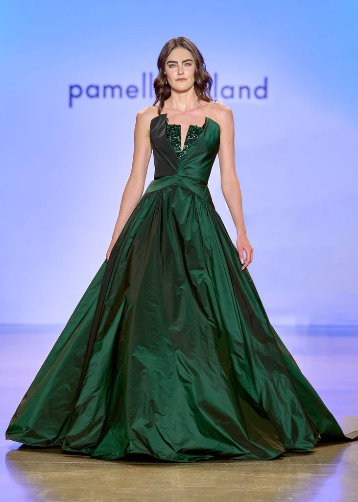 Pamella Roland Couture Fall 2023 Look 30 - Vivaldi Boutique
