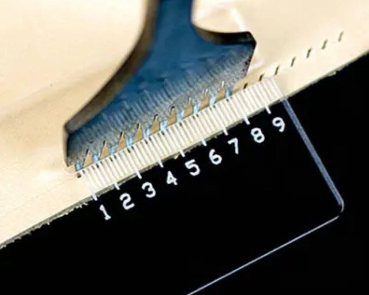 Transparent leather punching ruler - Nordic Edge