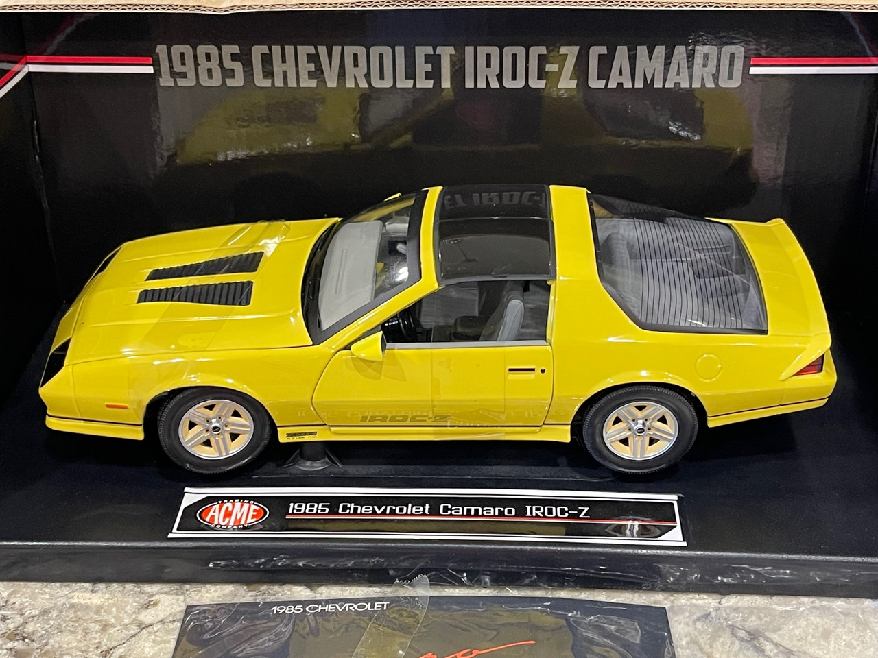 Sun Star ACME 1985 Camaro IROC